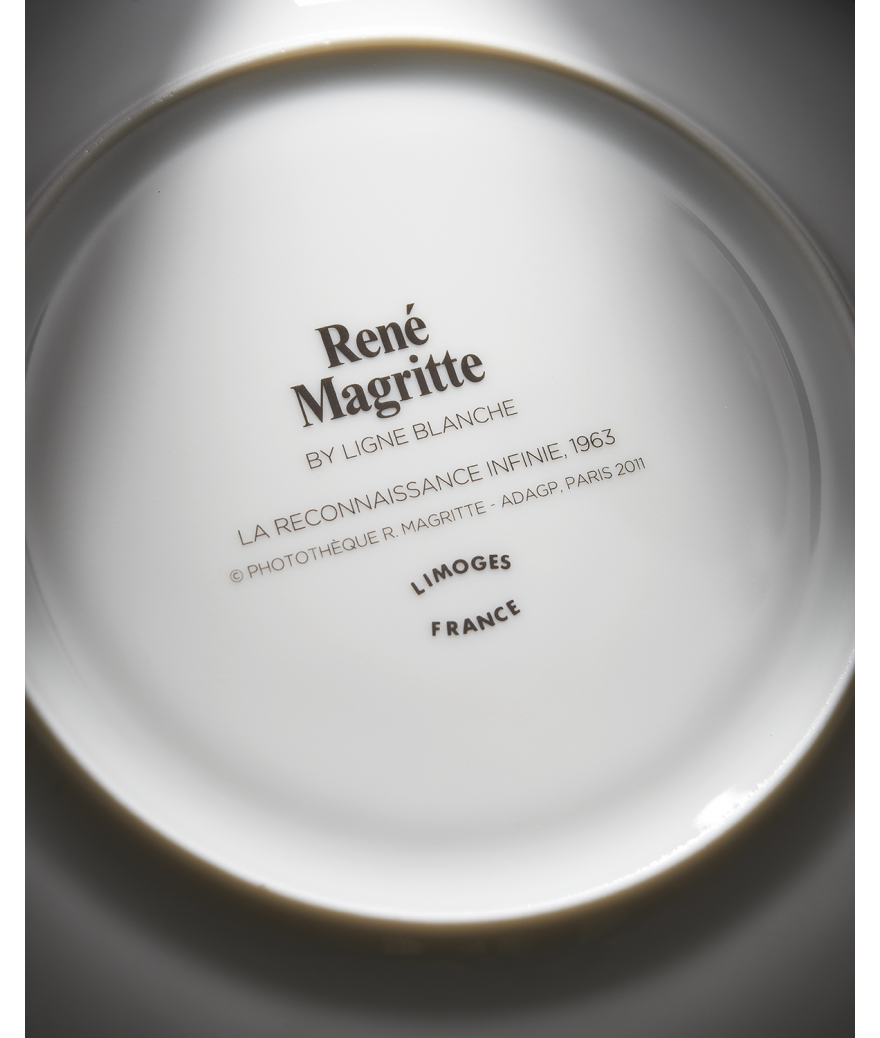 MAGRITTE Porcelain Plate ”La Reconnaissance Infinie”