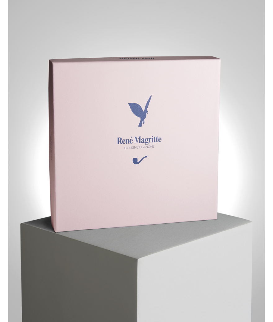 MAGRITTE Porcelain Plate ”La Reconnaissance Infinie”